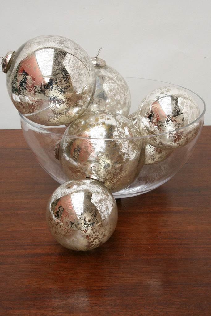VASES & PLANTERS: ROUND GLASS BOWL